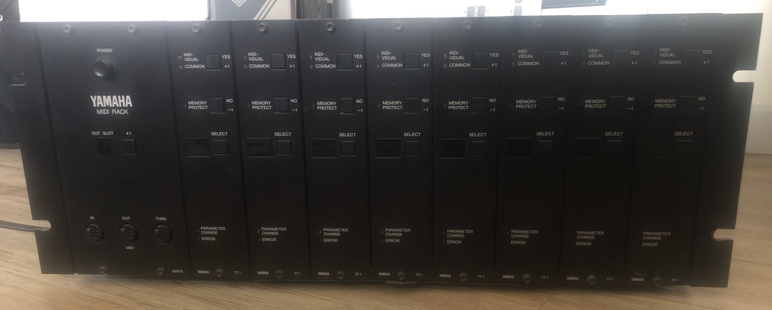 TX816 - Yamaha TX816 - Audiofanzine