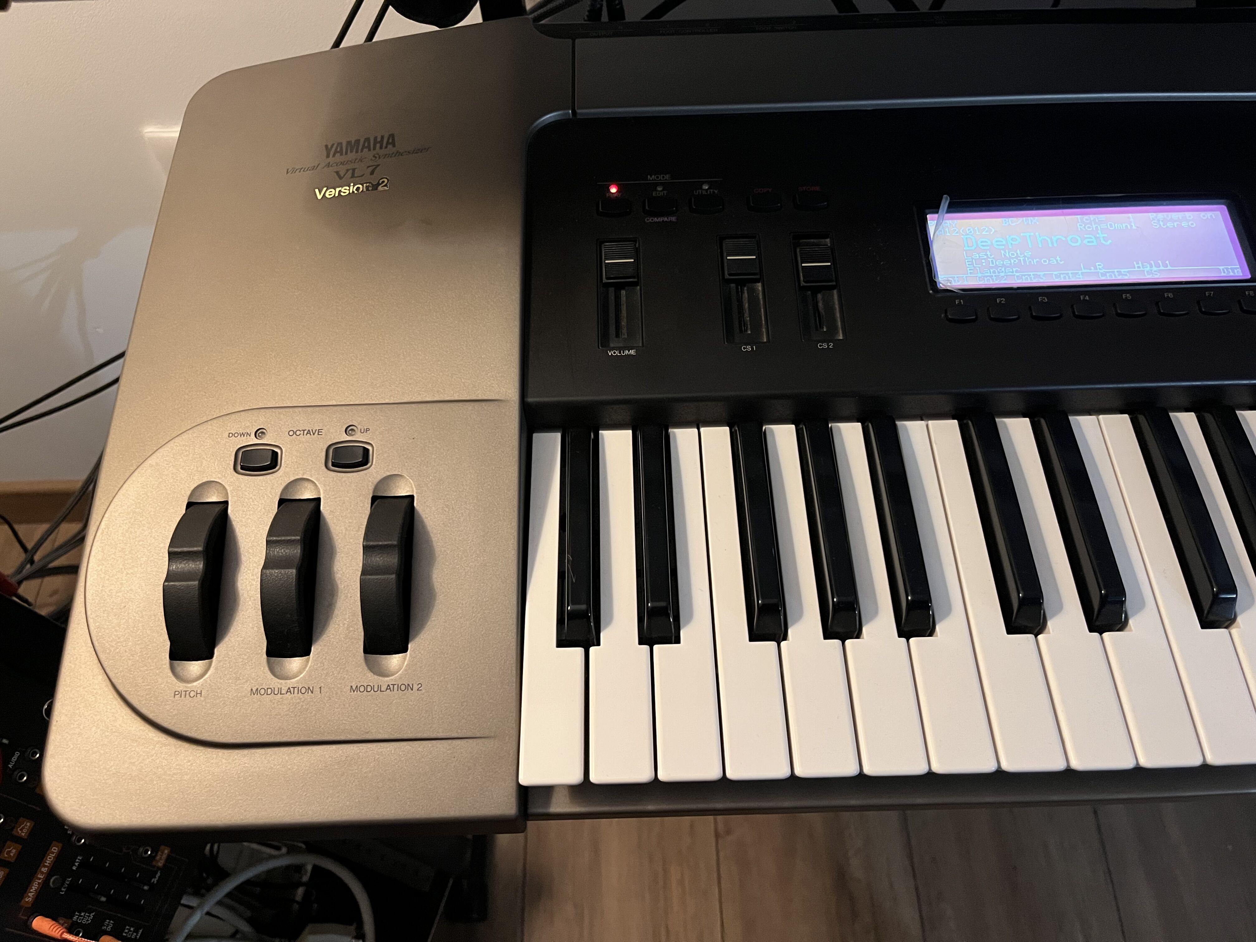 VL7 - Yamaha VL7 - Audiofanzine