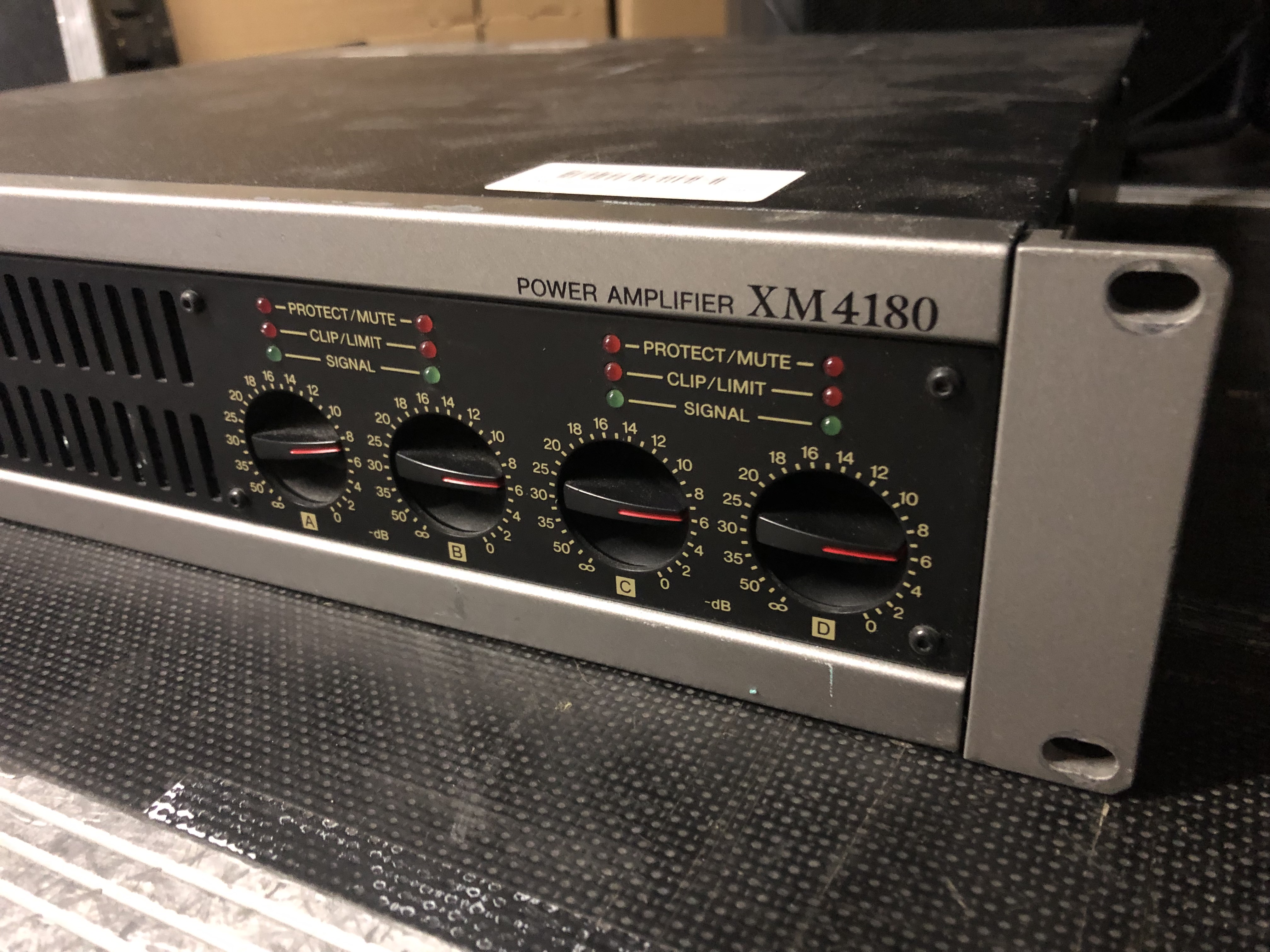 XM4180 - Yamaha XM4180 - Audiofanzine