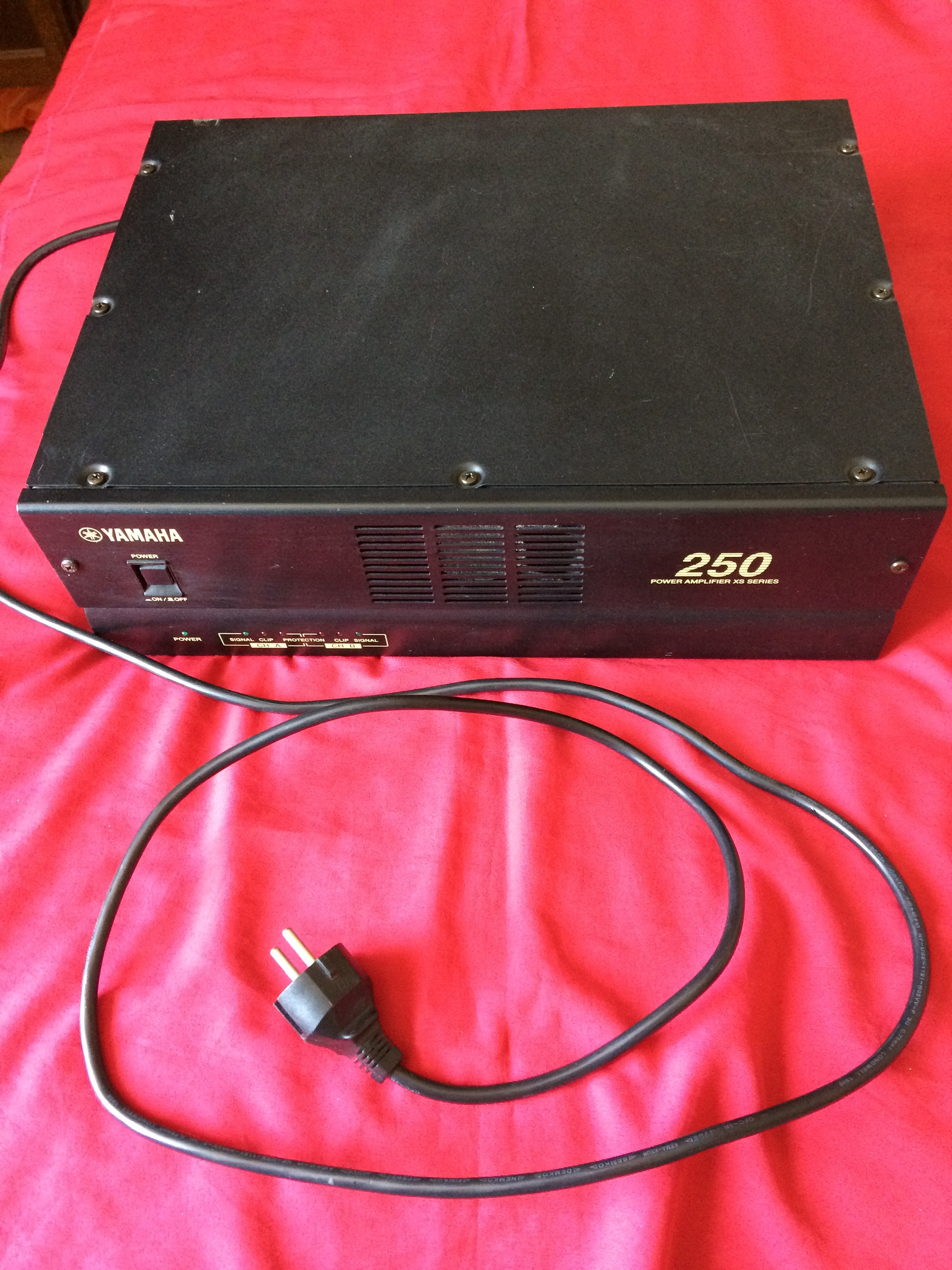 XS-250 - Yamaha XS-250 - Audiofanzine