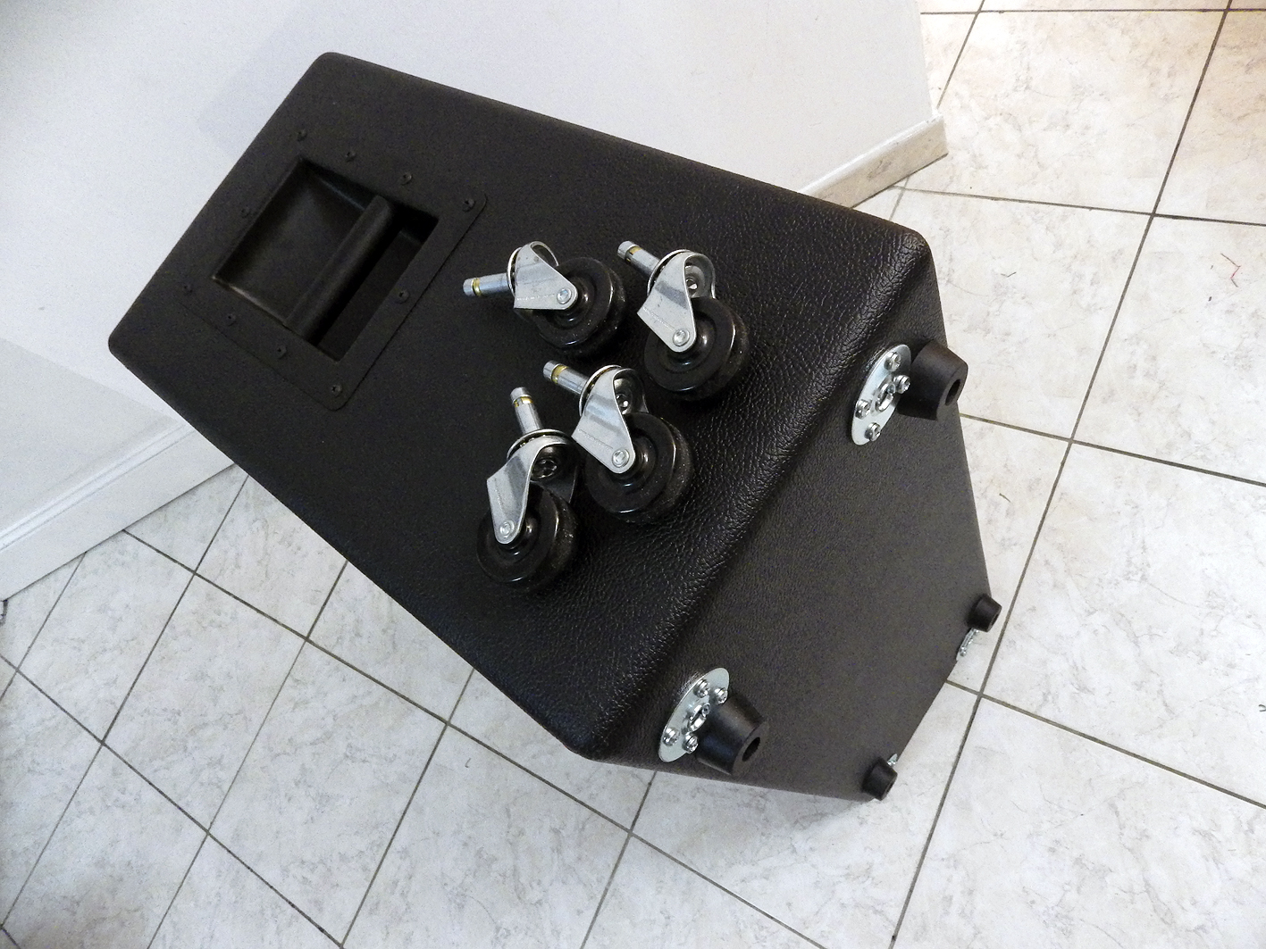 Studio Pro 2x12 - Zilla Cabs Studio Pro 2x12 - Audiofanzine