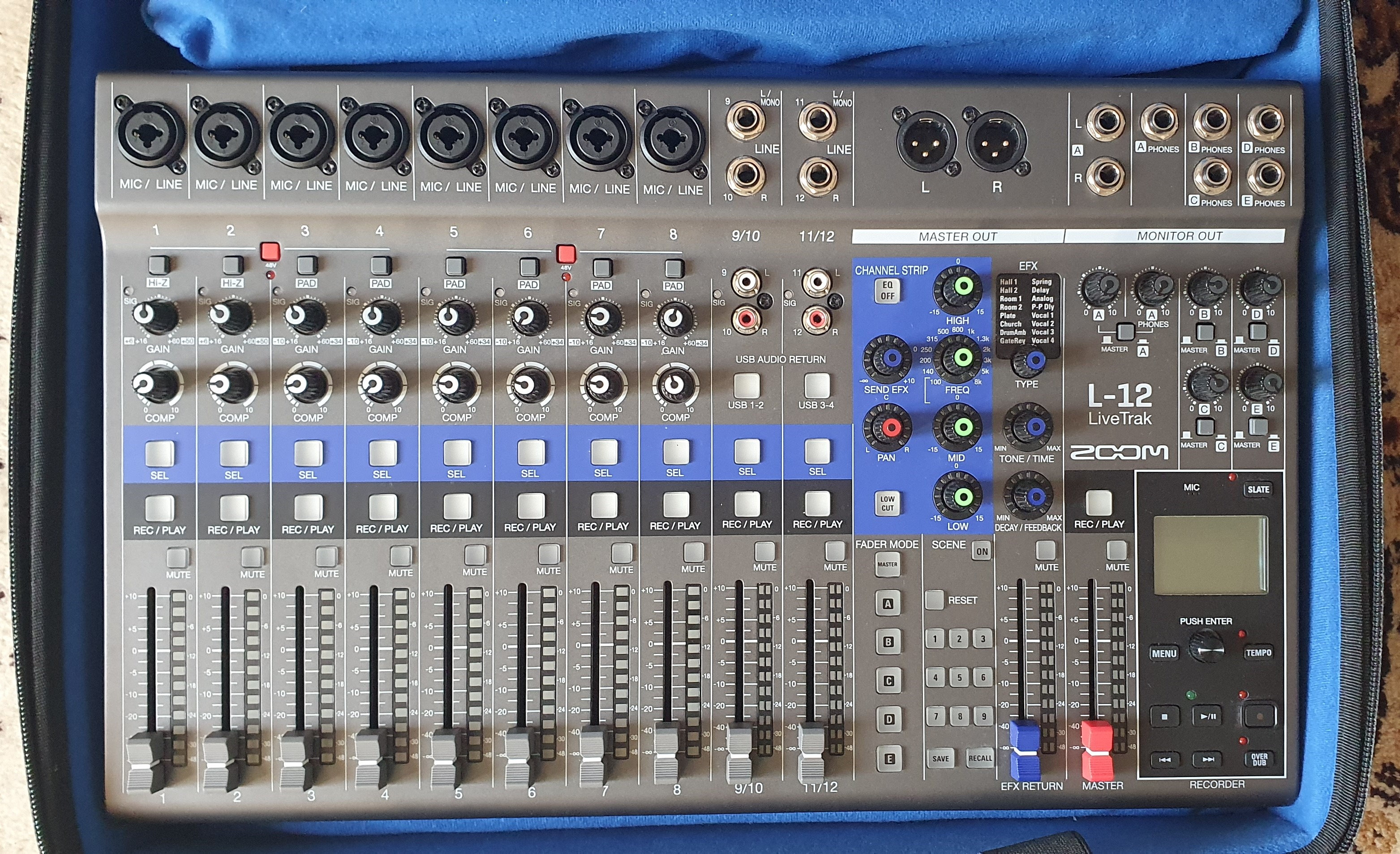 LiveTrak L-12 - Zoom LiveTrak L-12 - Audiofanzine