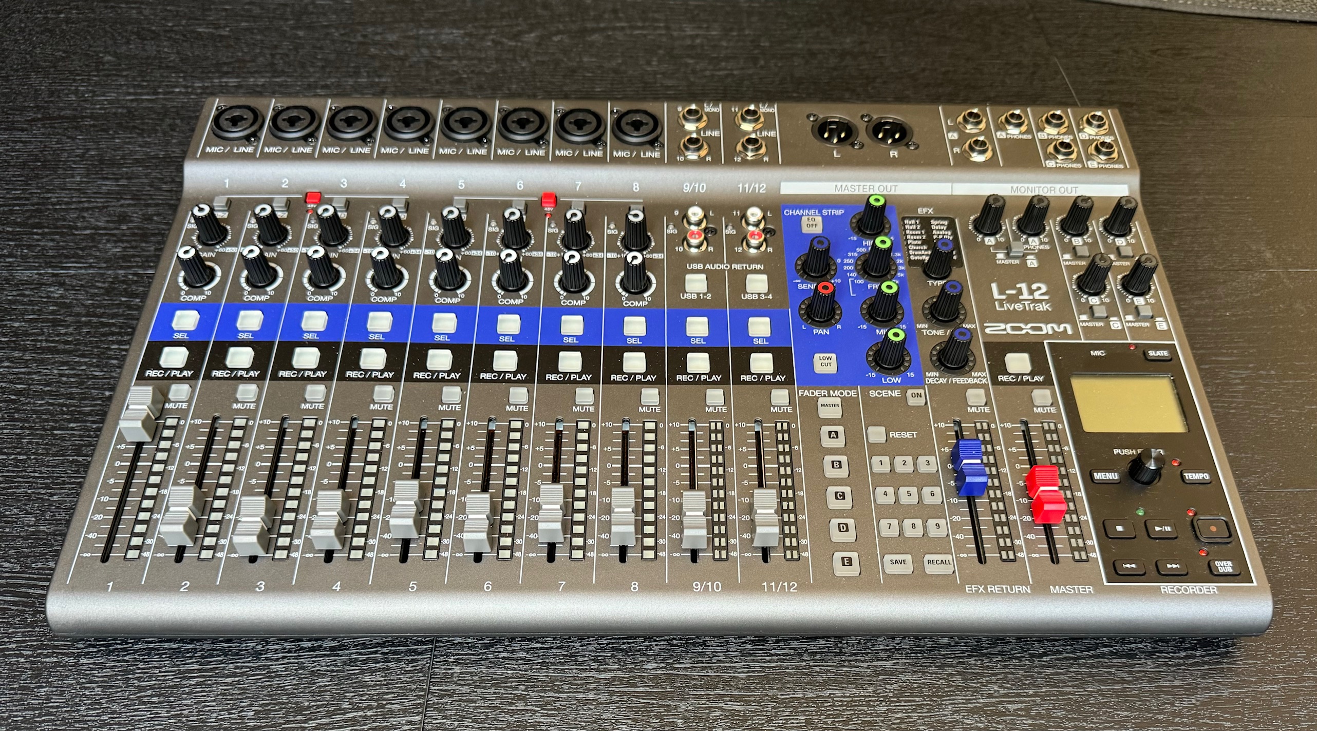 LiveTrak L-12 - Zoom LiveTrak L-12 - Audiofanzine