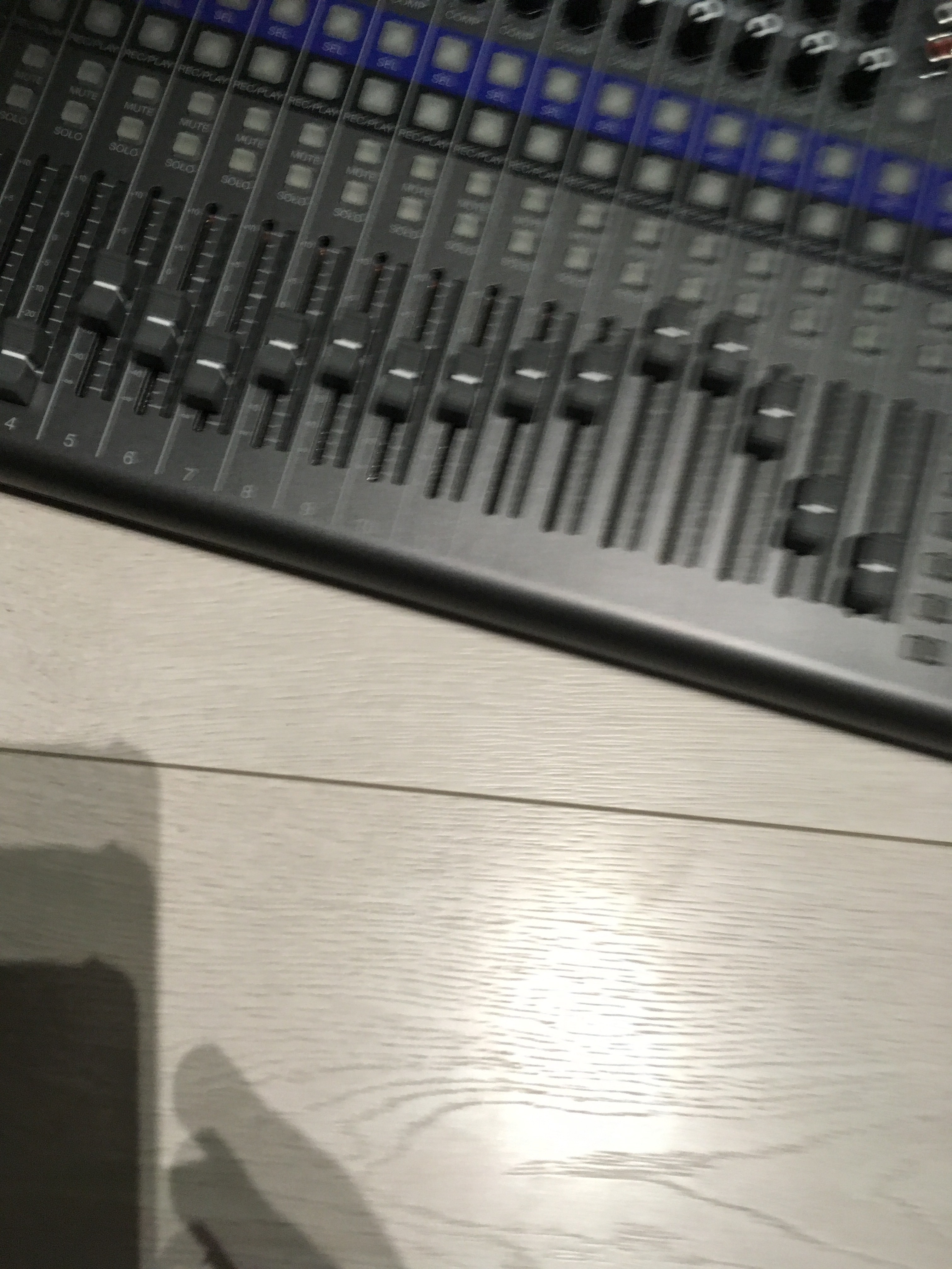 LiveTrak L-20 - Zoom LiveTrak L-20 - Audiofanzine