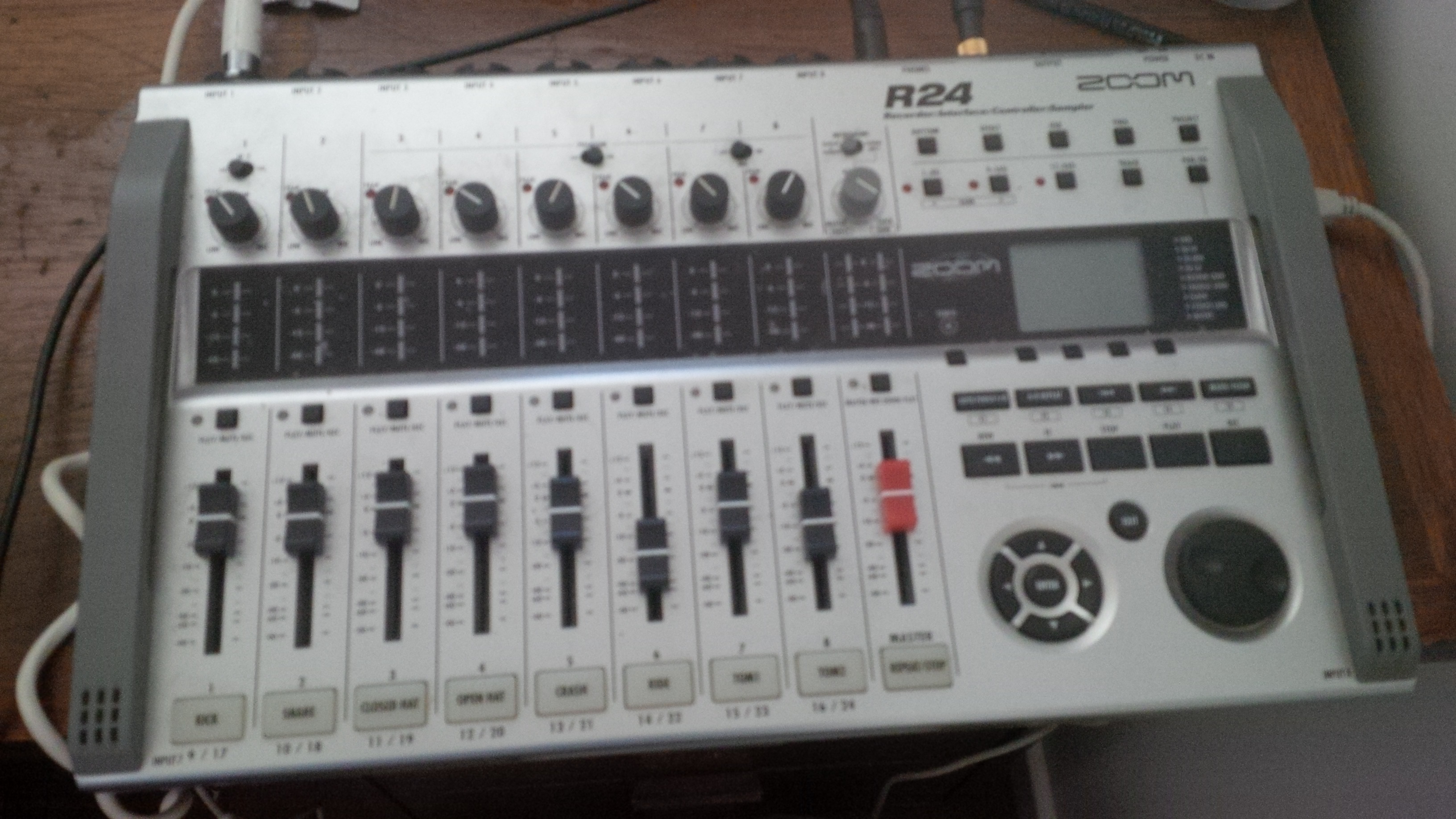 Photo Zoom R24 : Zoom R24 (83743) (#1110972) - Audiofanzine