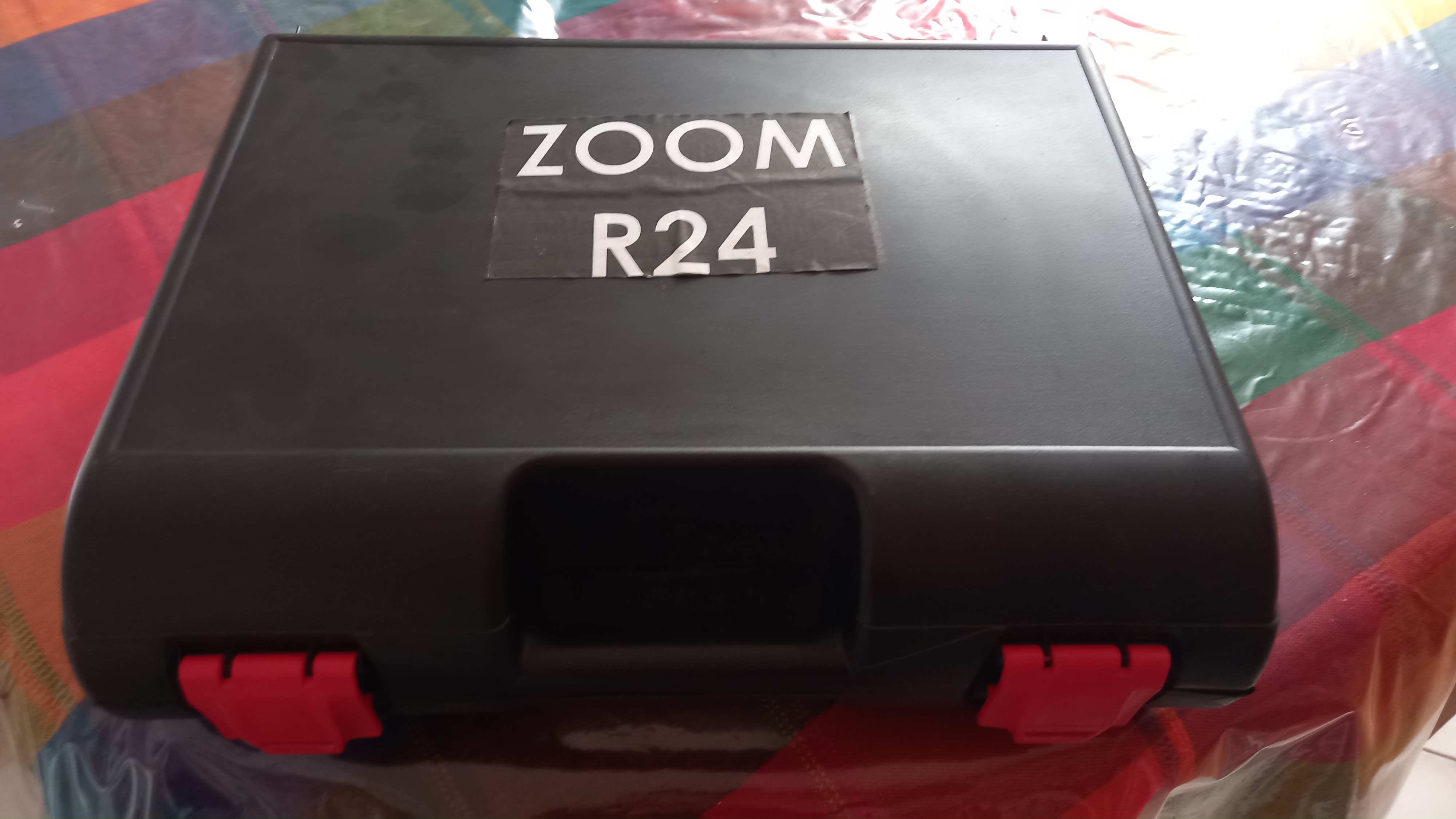 R24 - Zoom R24 - Audiofanzine