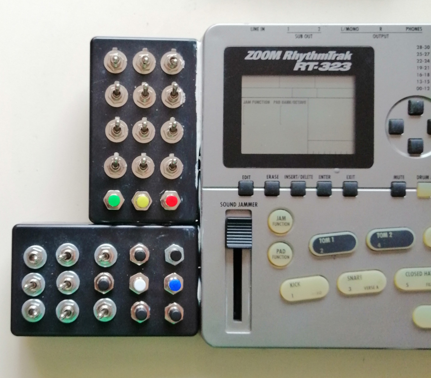 RT-323 - Zoom RT-323 - Audiofanzine