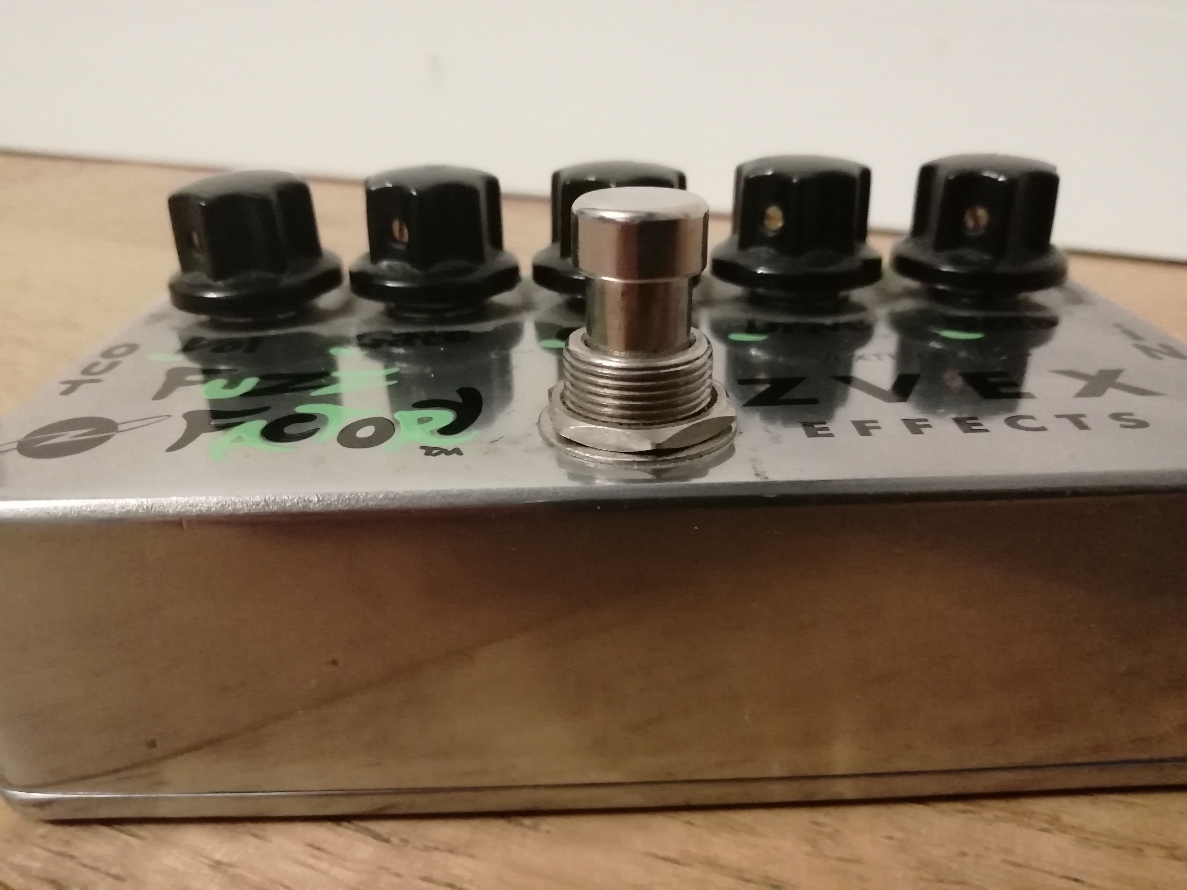 FUZZ FACTORY VEXTER - Zvex Fuzz Factory Vexter - Audiofanzine