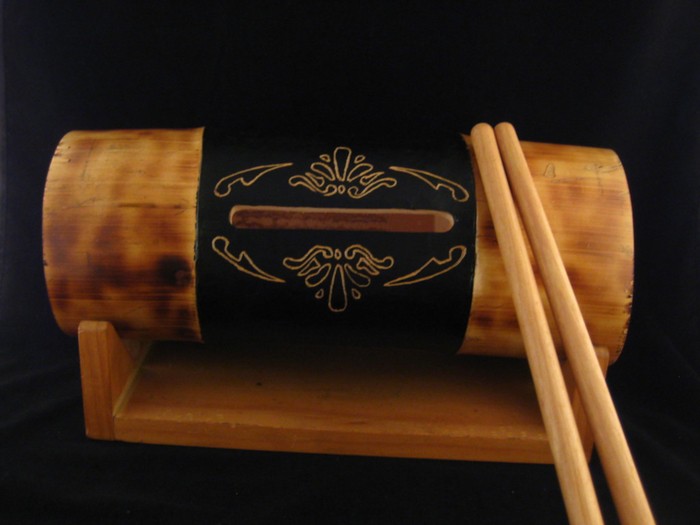 Percussion et voix, les instruments de musique utilisés dans la rumba ...