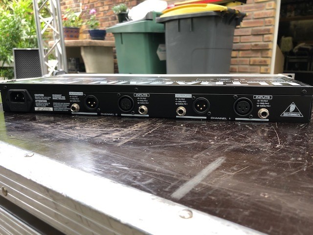 Ultragain Pro MIC2200 - Behringer Ultragain Pro MIC2200 - Audiofanzine