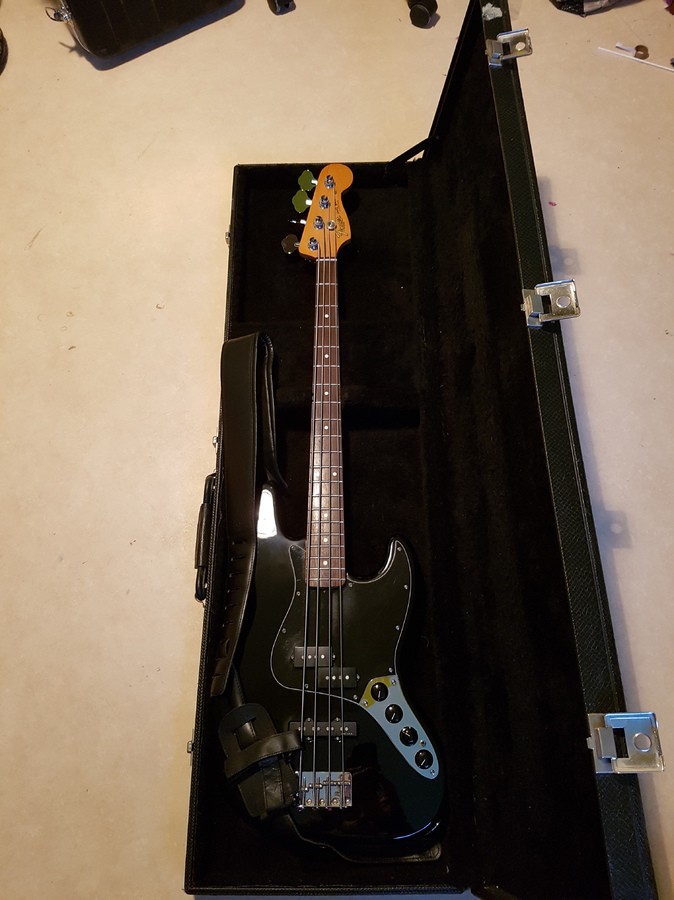Reggie Hamilton Standard Jazz Bass Fender - Audiofanzine
