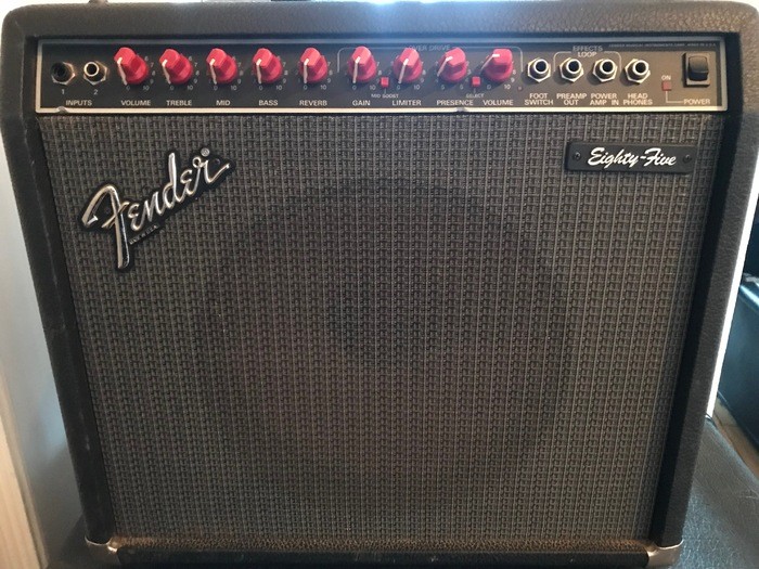 Studio 85 - Fender Studio 85 - Audiofanzine