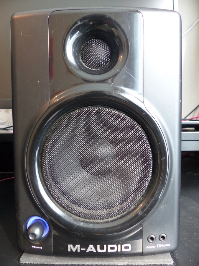 AV 40 V2 - M-Audio AV 40 V2 - Audiofanzine