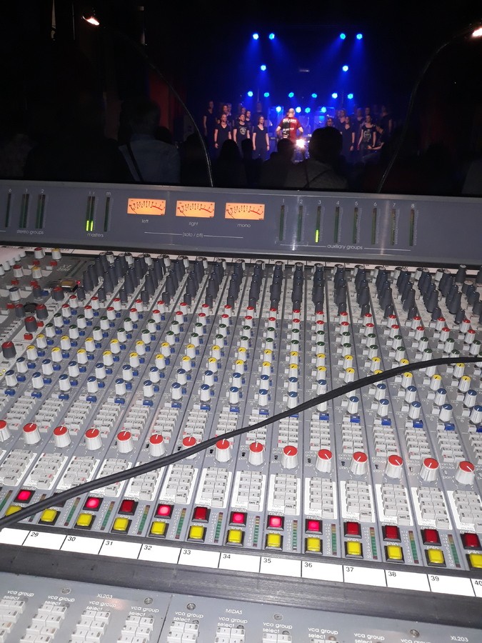 XL 200 - Midas XL 200 - Audiofanzine