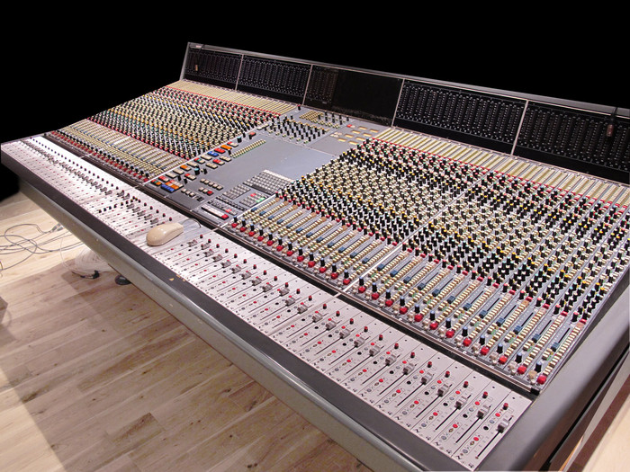 Photo Neve VRP LEGEND : Neve VR48 (45362) (#1515591) - Audiofanzine