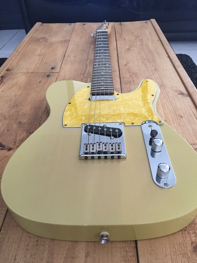 Standard Telecaster - Squier Standard Telecaster - Audiofanzine