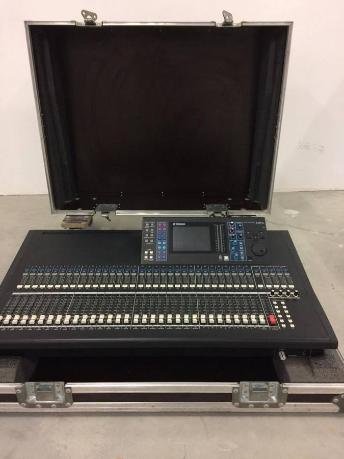 Photo Yamaha LS9-32 : Yamaha LS9-32 (27285) (#1710868) - Audiofanzine